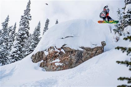 Boardriding Travis Rice